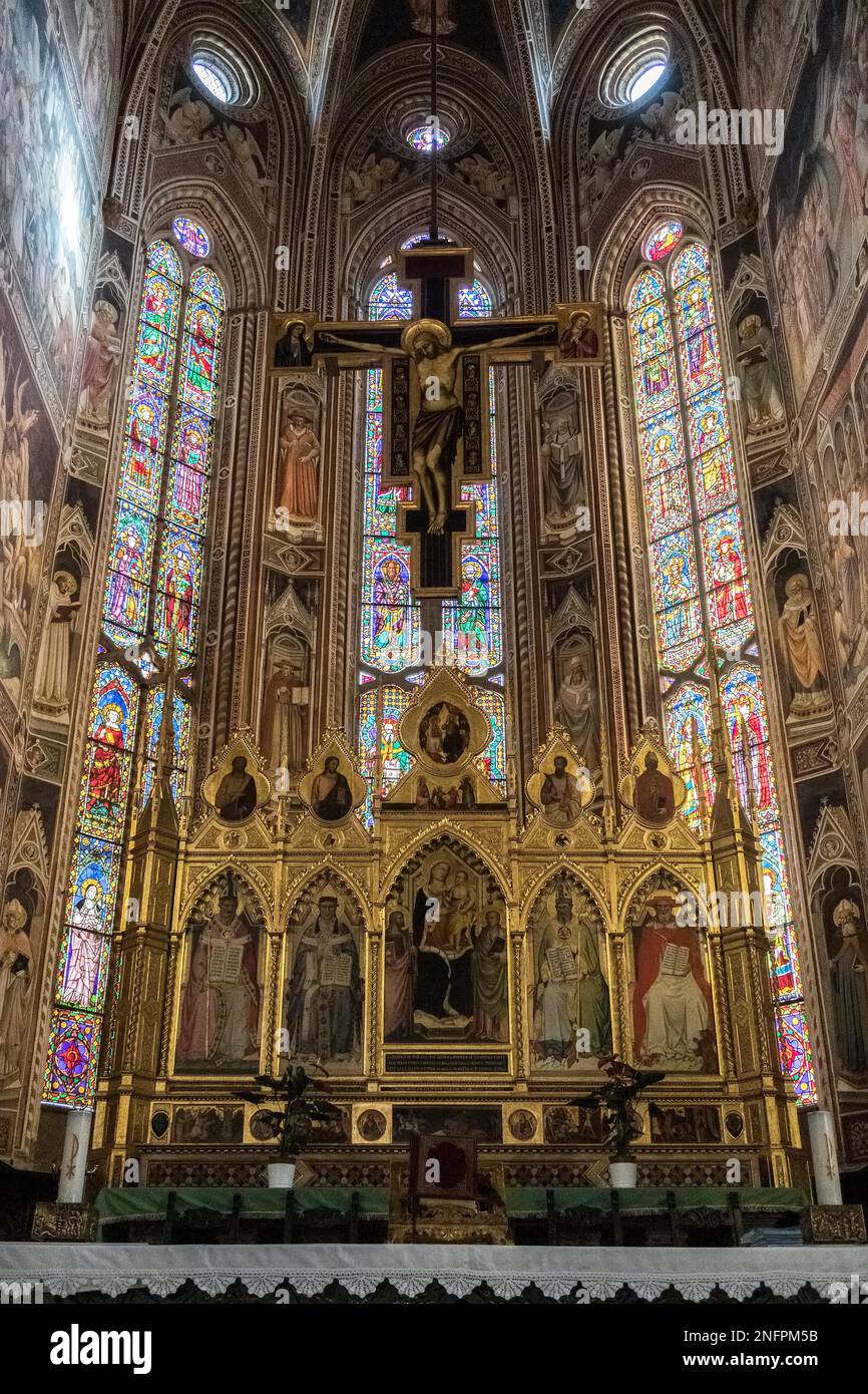 FLORENCE, TUSCANY/ITALY - OCTOBER 19 : Golden altar in Santa Croce ...