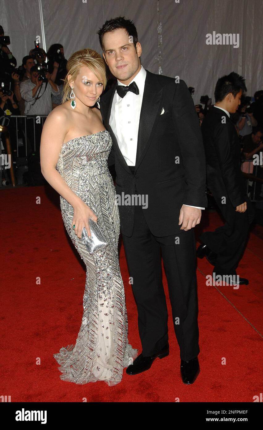 Actress Hilary Duff and her hockey player boyfriend Mike Comrie attend ...