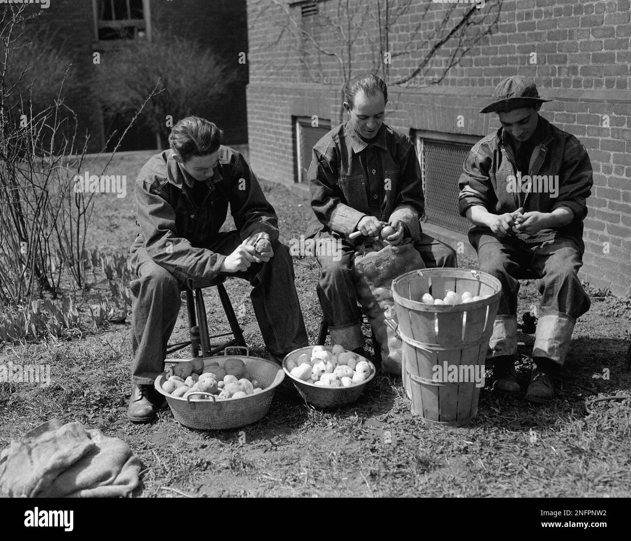 Civilian Conservation Camp, Dec. 22, 1933 at Bear Mountain, New York ...