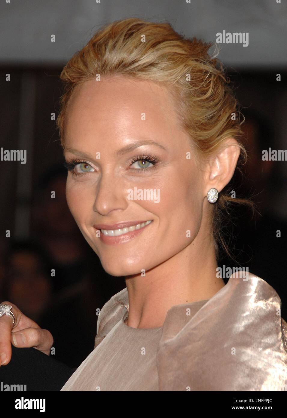 Model Amber Valletta arrives at the Metropolitan Museum of Art's ...