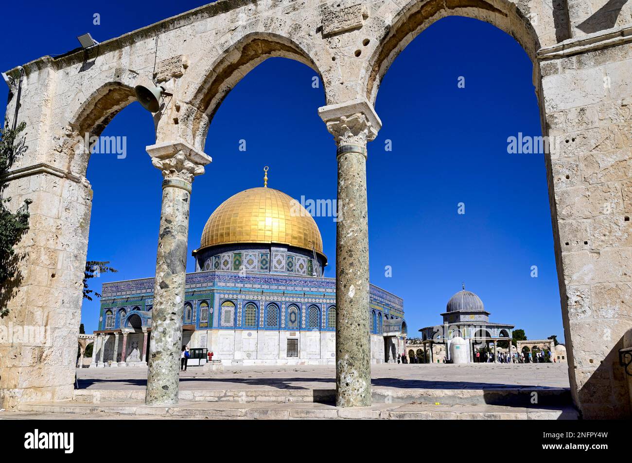 Jerusalem Israel. Dome of the rock mosque at Temple Mount Stock Photo ...