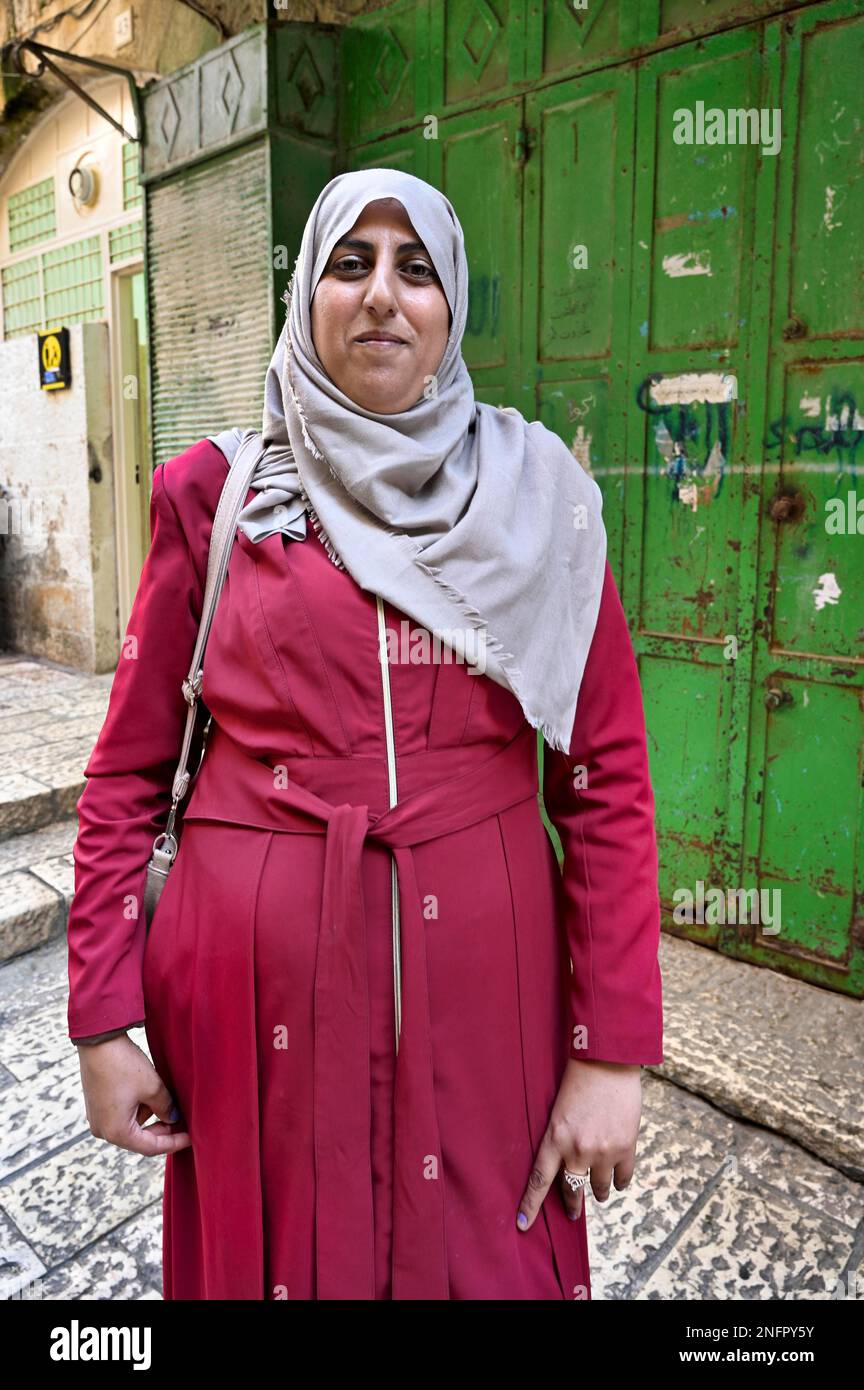 Jerusalem Israel. Portrait of an arab woman from Palestine in the old ...