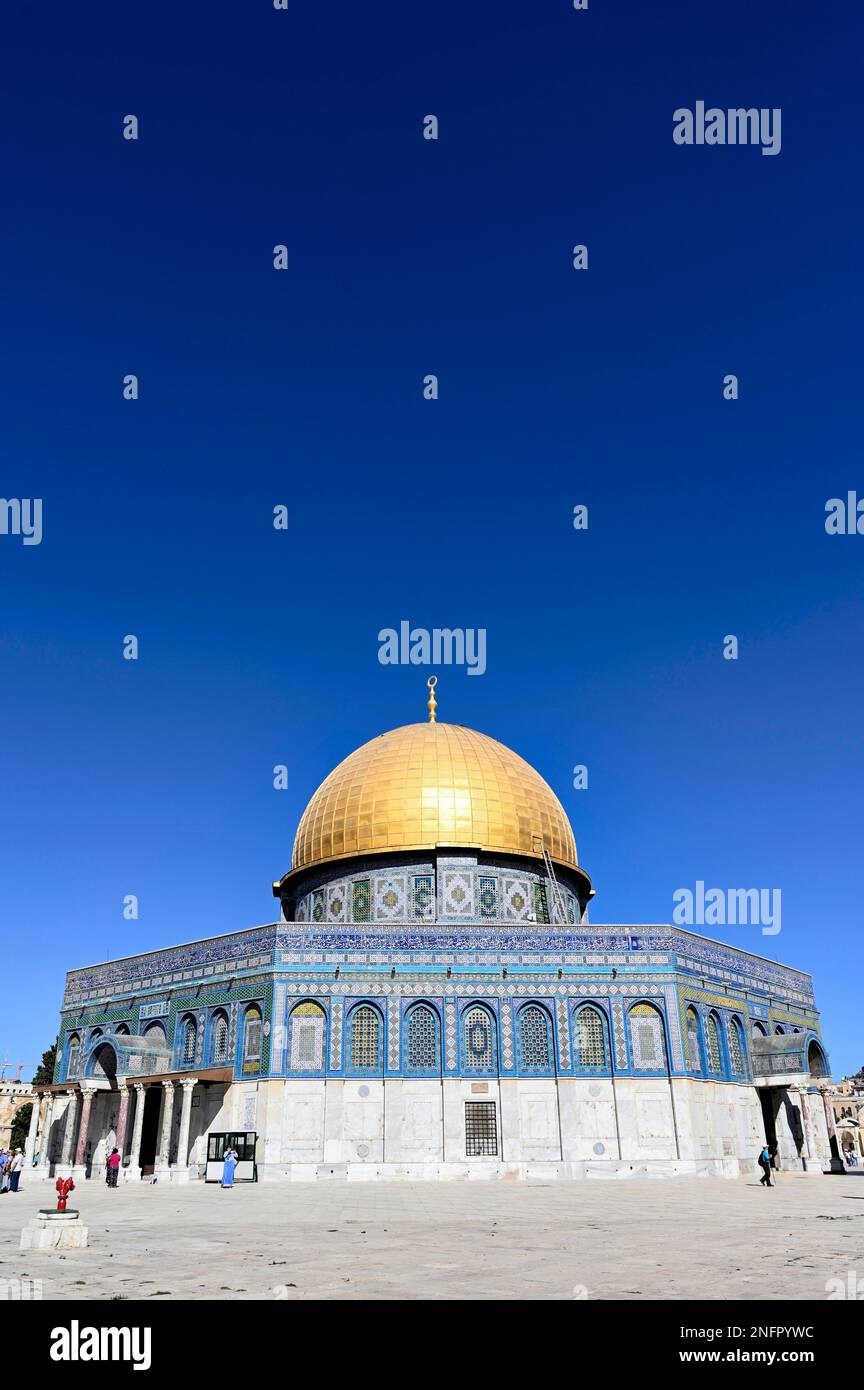 Jerusalem Israel. Dome of the rock mosque at Temple Mount Stock Photo ...