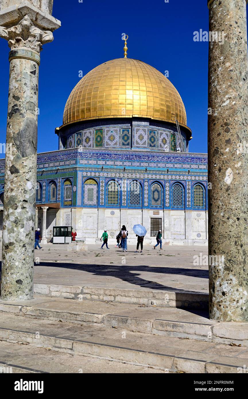 Jerusalem Israel. Dome of the rock mosque at Temple Mount Stock Photo ...
