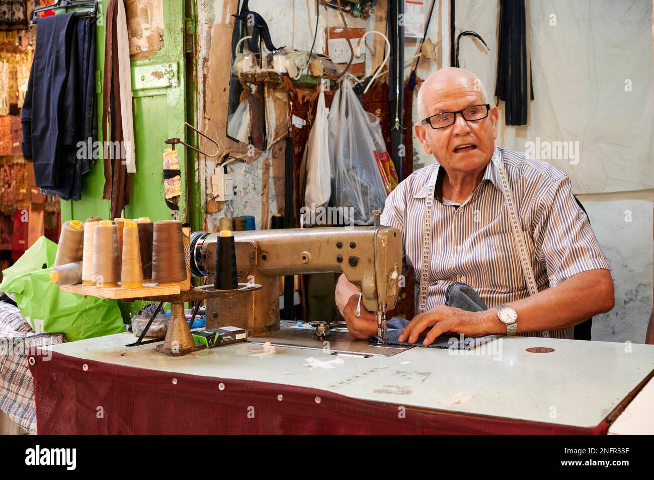 Good quarter hi-res stock photography and images - Alamy