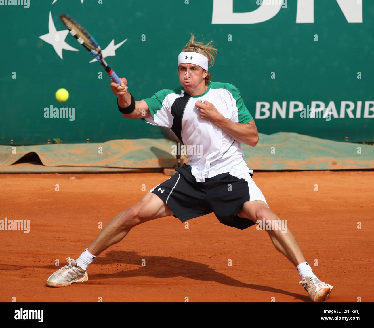 Russia's Igor Andreev returns to his compatriot Nikolay Davydenko ...