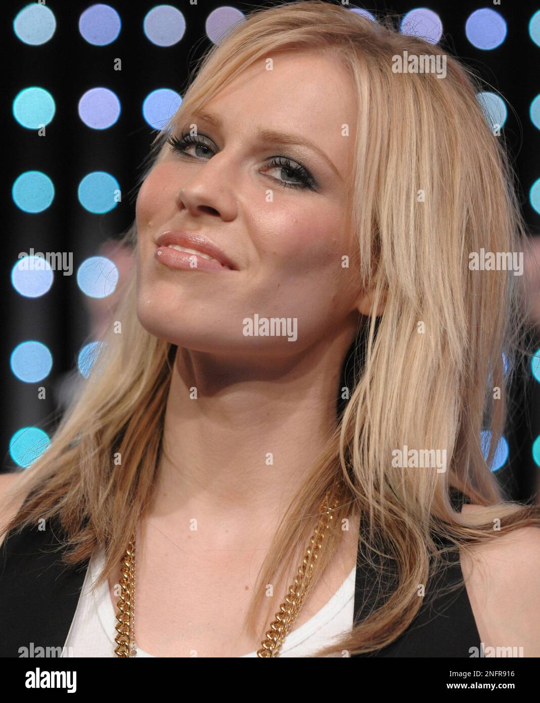 Singer Natasha Bedingfield makes an appearance on MTV's Total Request ...