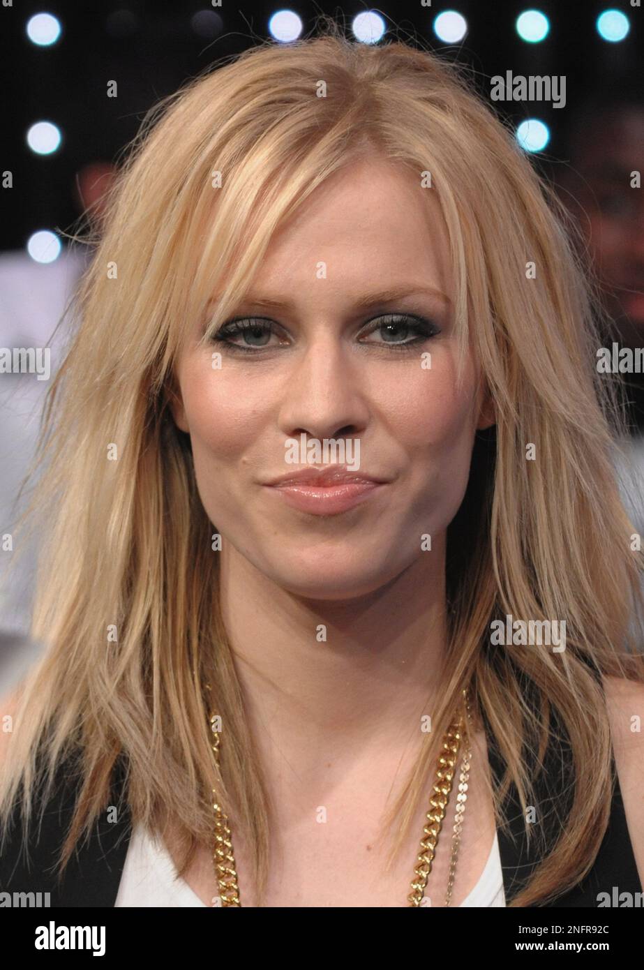 Singer Natasha Bedingfield makes an appearance on MTV's Total Request ...