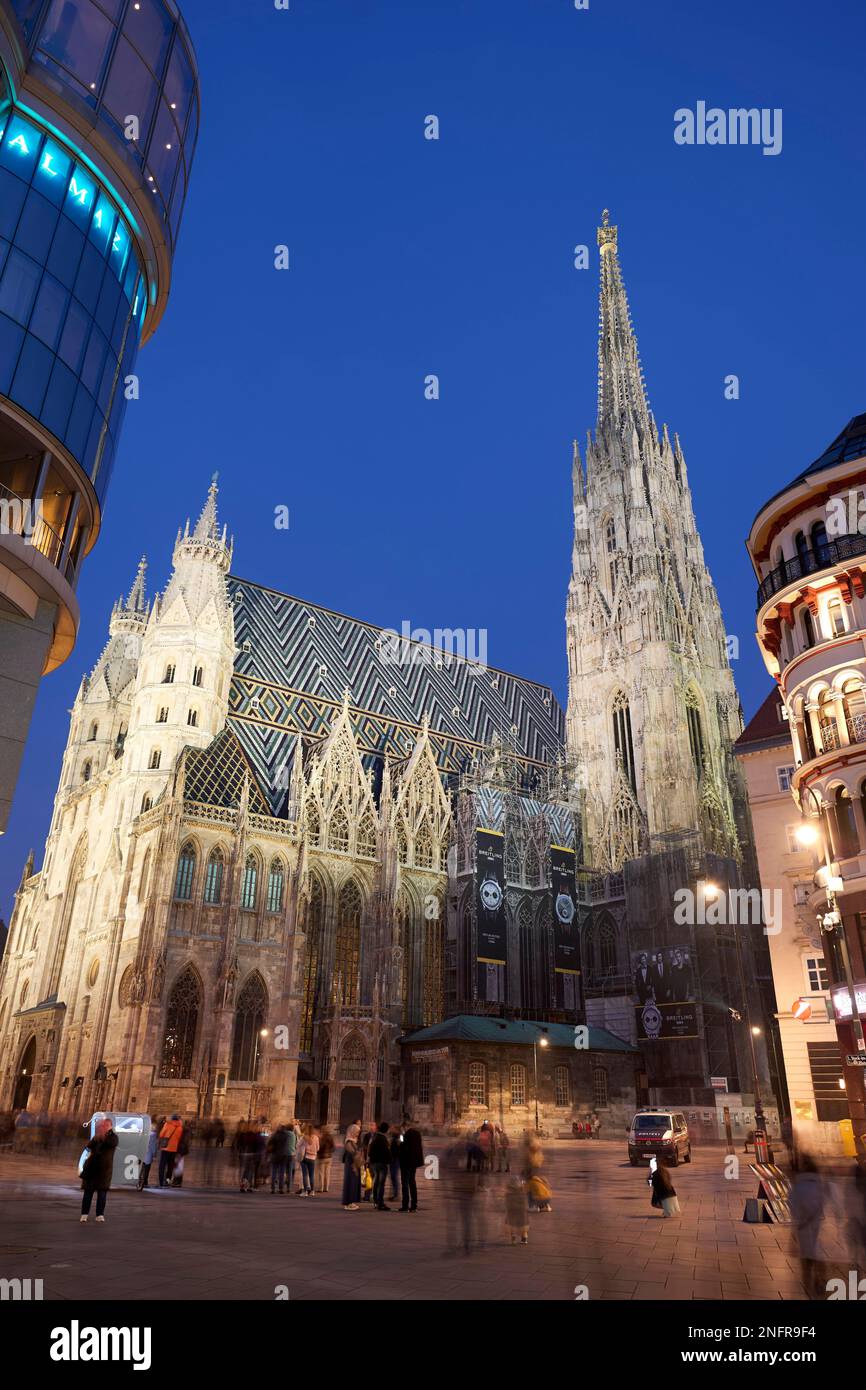 Stephansdom Cathedral in Stephansplatz Vienna Austria Stock Photo - Alamy
