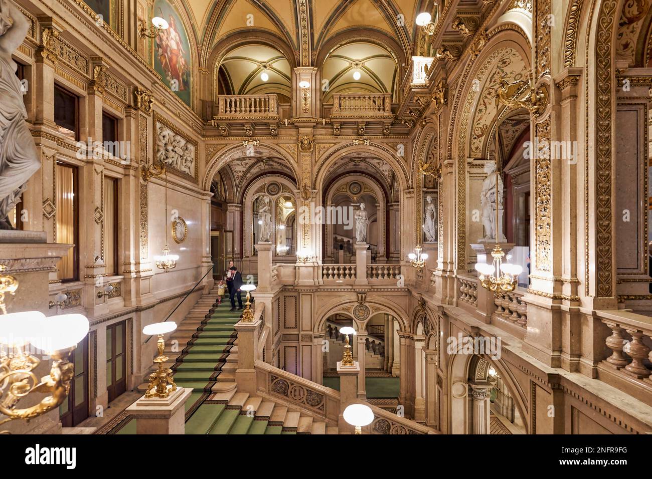The Vienna State Opera (Wiener Staatsoper)- Vienna Austria Stock Photo ...
