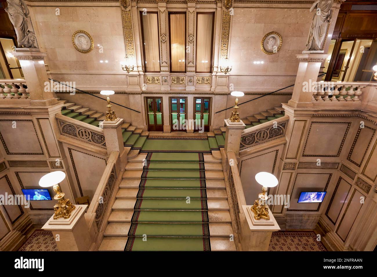 Foyer of staatsoper, vienna opera house hi-res stock photography and ...