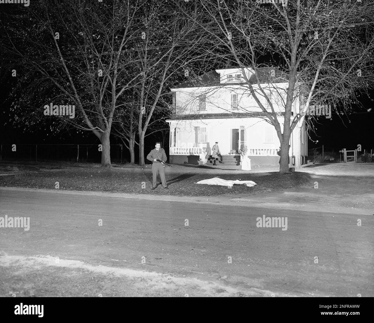Bodies of two of five victims of machine gun slayer Ernest Ingenito lie ...