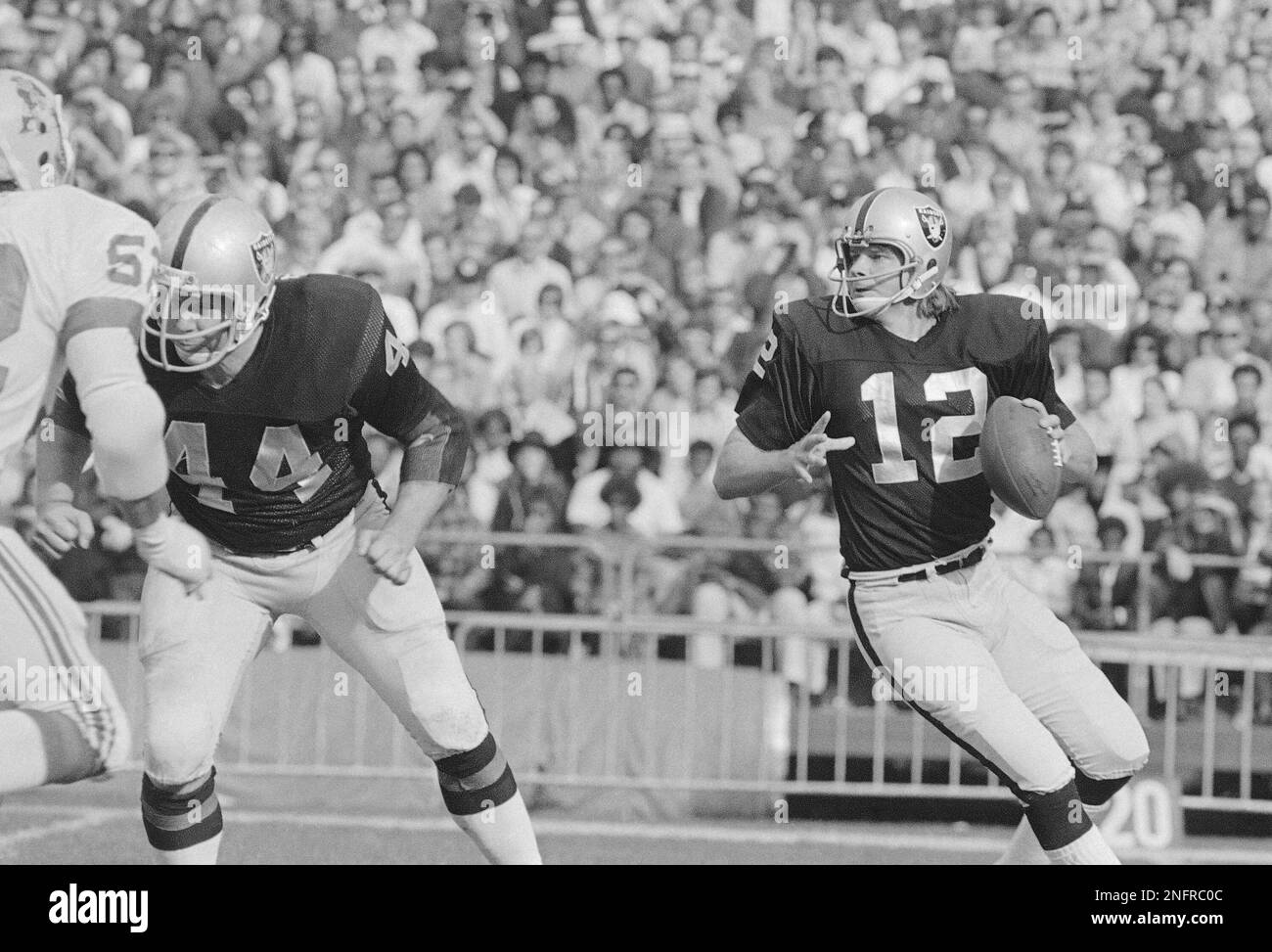 Oakland Raiders quarterback Ken Stabler shown in action in 1974. (AP ...