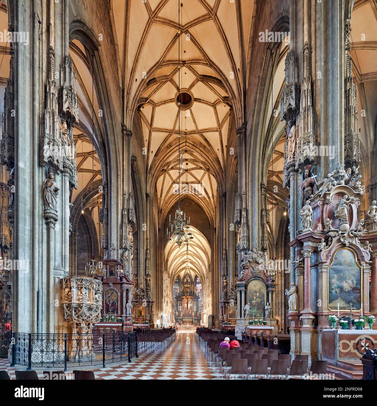 Altar in st stephens cathedral hi-res stock photography and images - Alamy