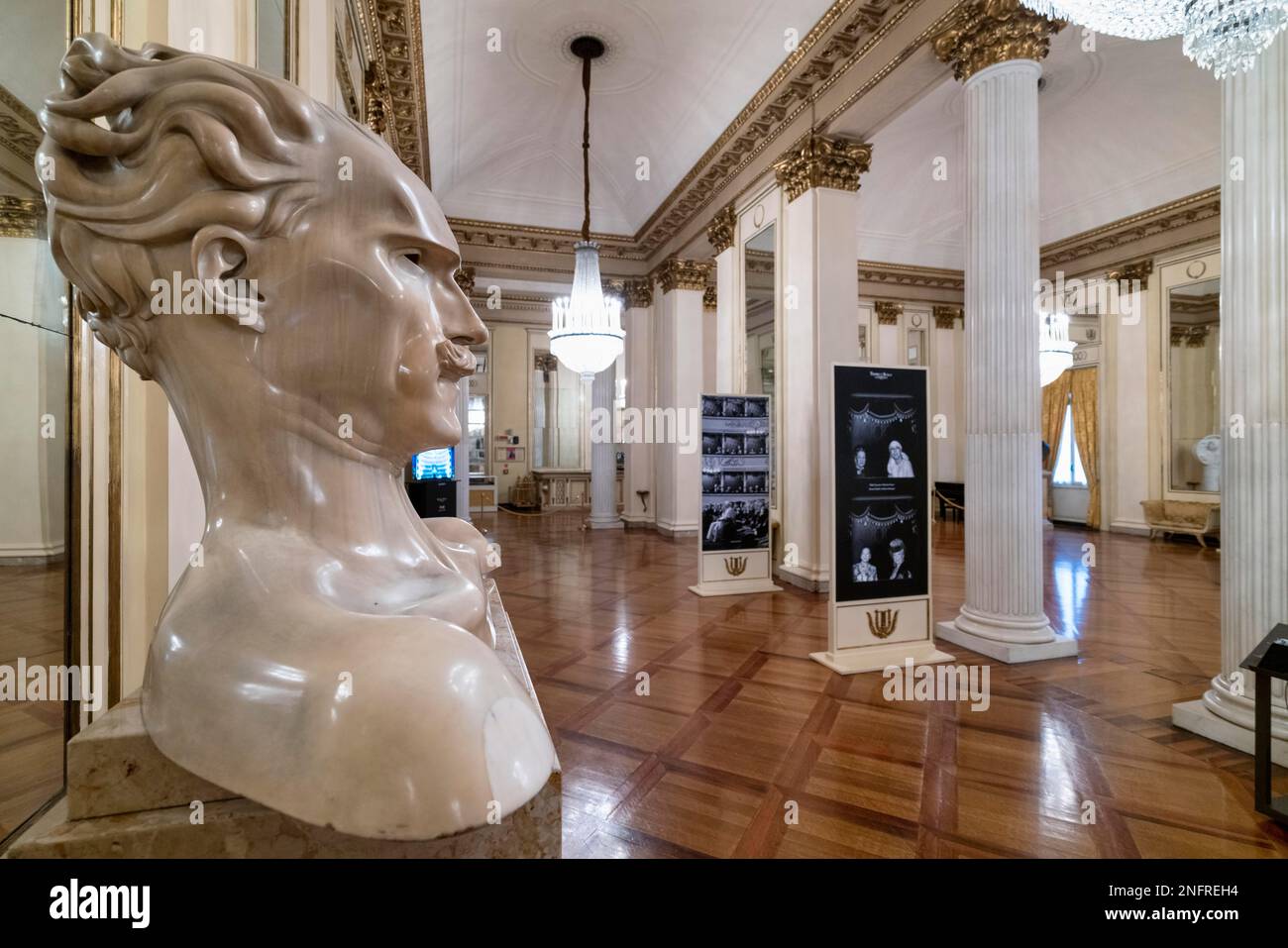 Milan Italy. Teatro alla Scala Opera House Stock Photo - Alamy