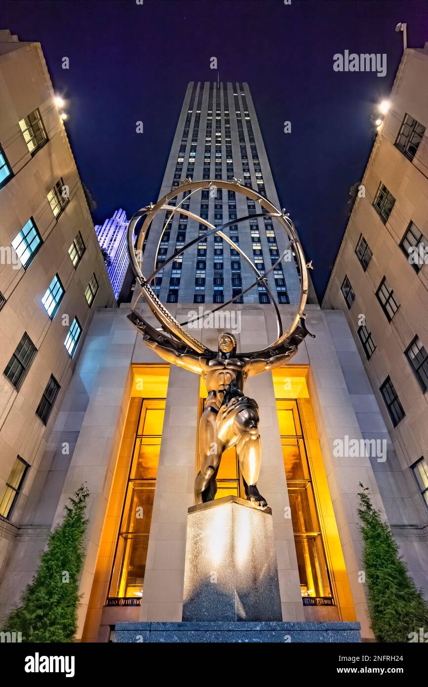 New York. Manhattan. Atlas statue at Rockfeller Center Stock Photo - Alamy