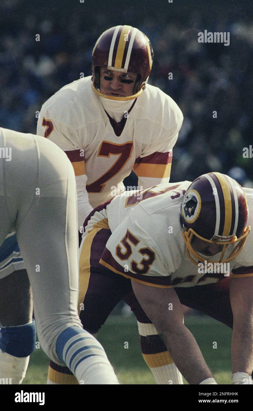 Joe Theismann (7) quarterback for the Washington Redskins shown Jan. 8 ...