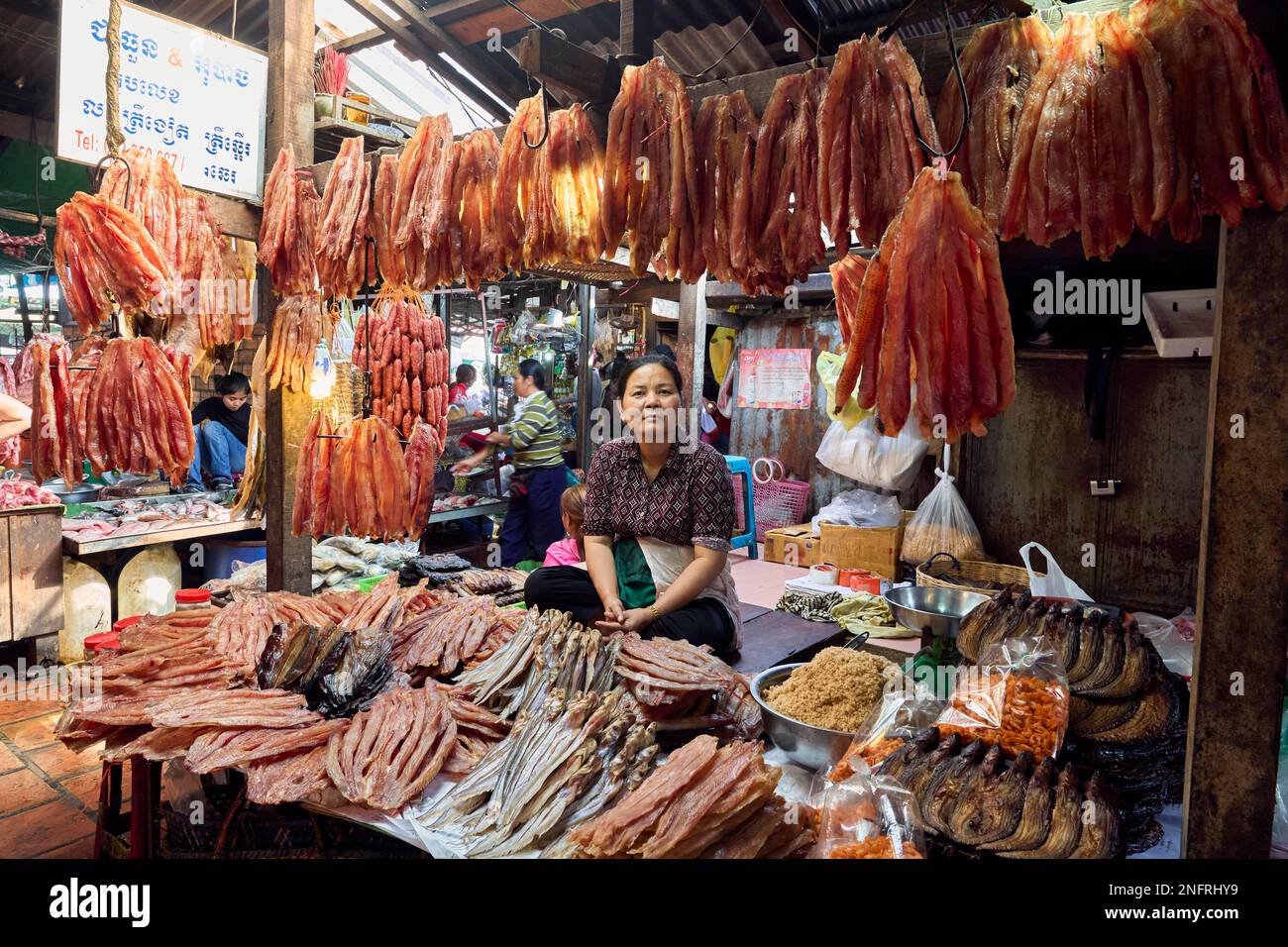 Butcher inside Russian Market (Psah Toul Tompoung) in Phnom Penh ...