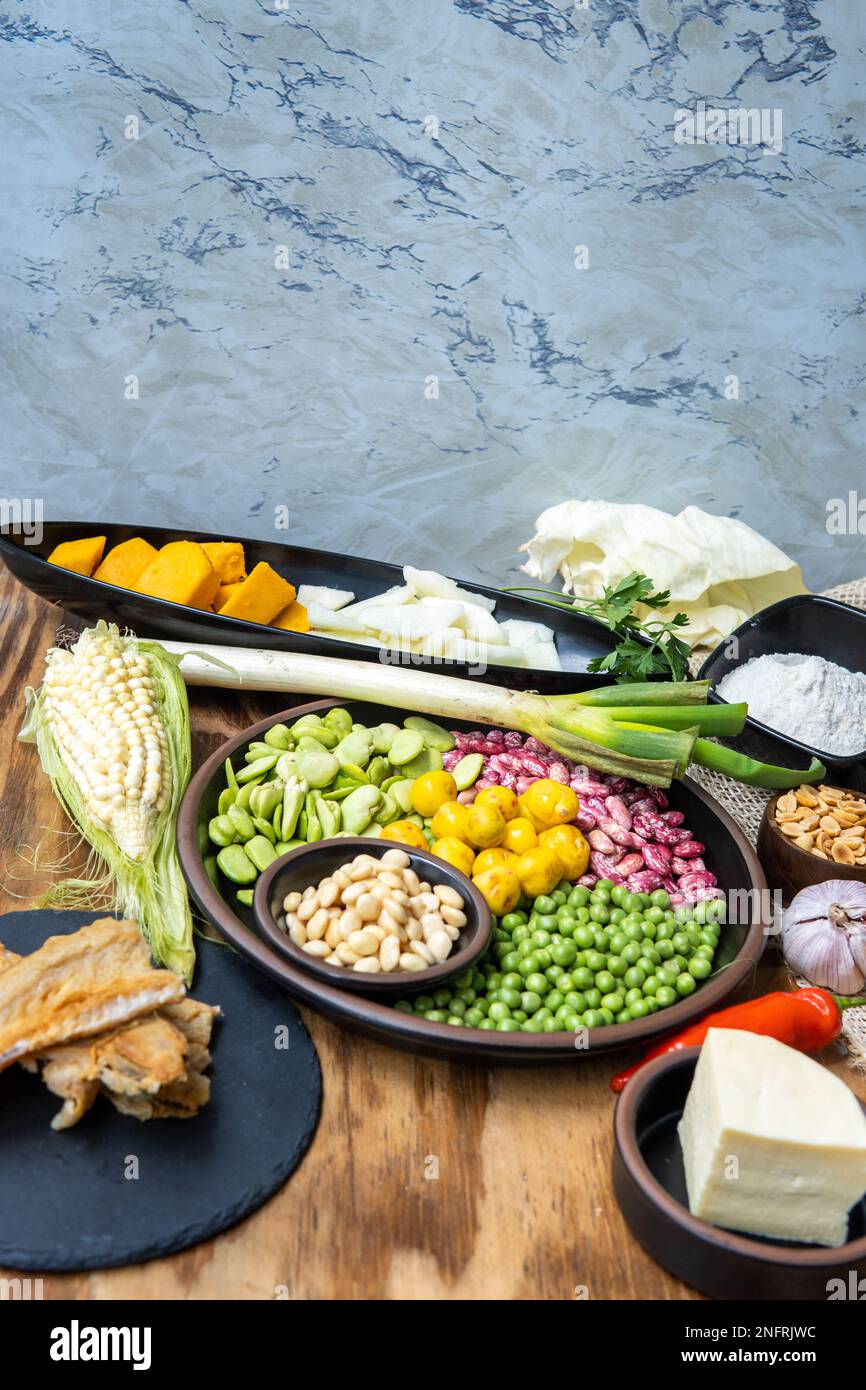 Ingredientes para preparar fanesca con fondo para copy space Stock ...