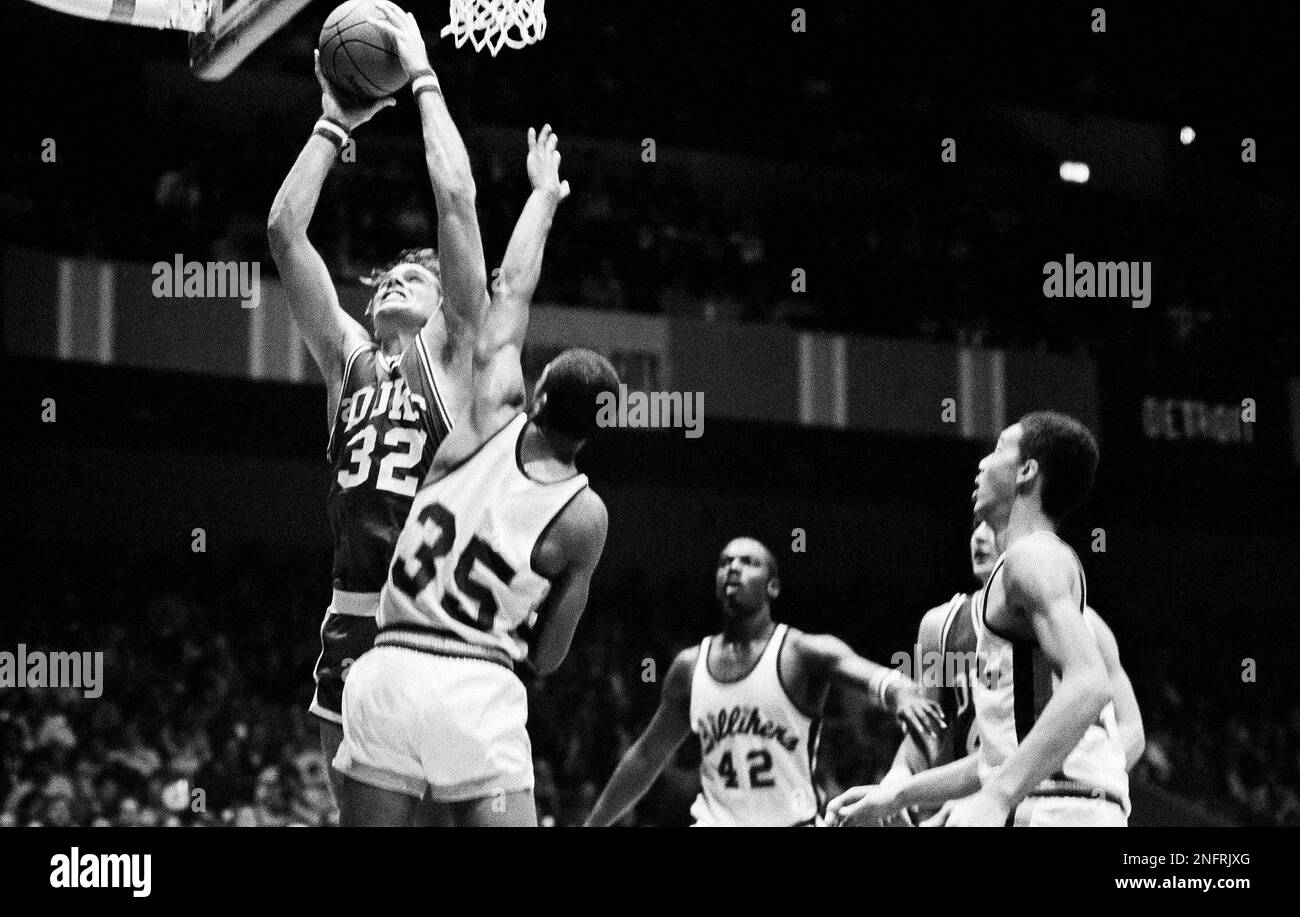Duke University Blue Devils Mark Alarie (32) goes up for a shot Duke-St ...