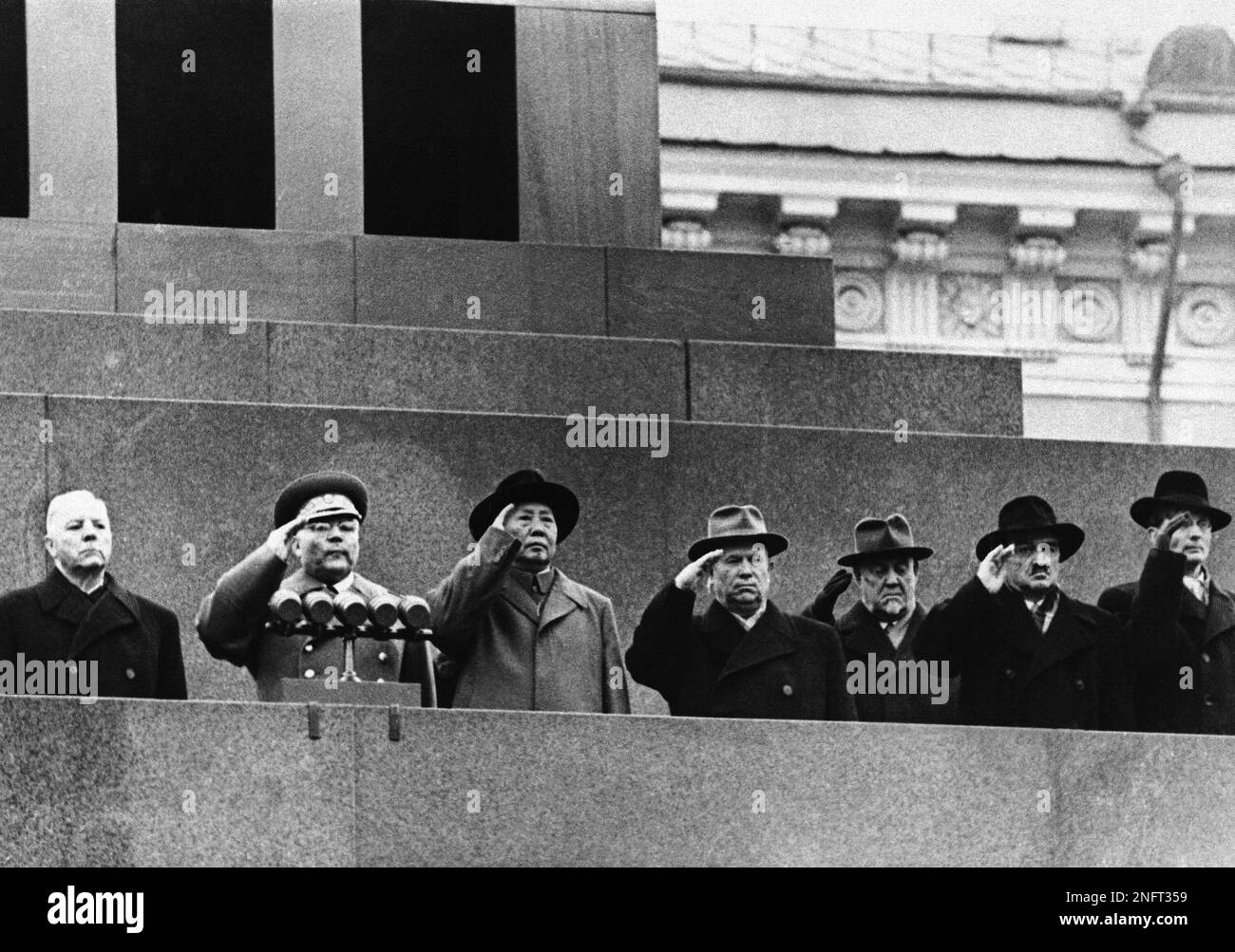 Red China's Mao Tse-Tung (third from left) stands with top Russian ...