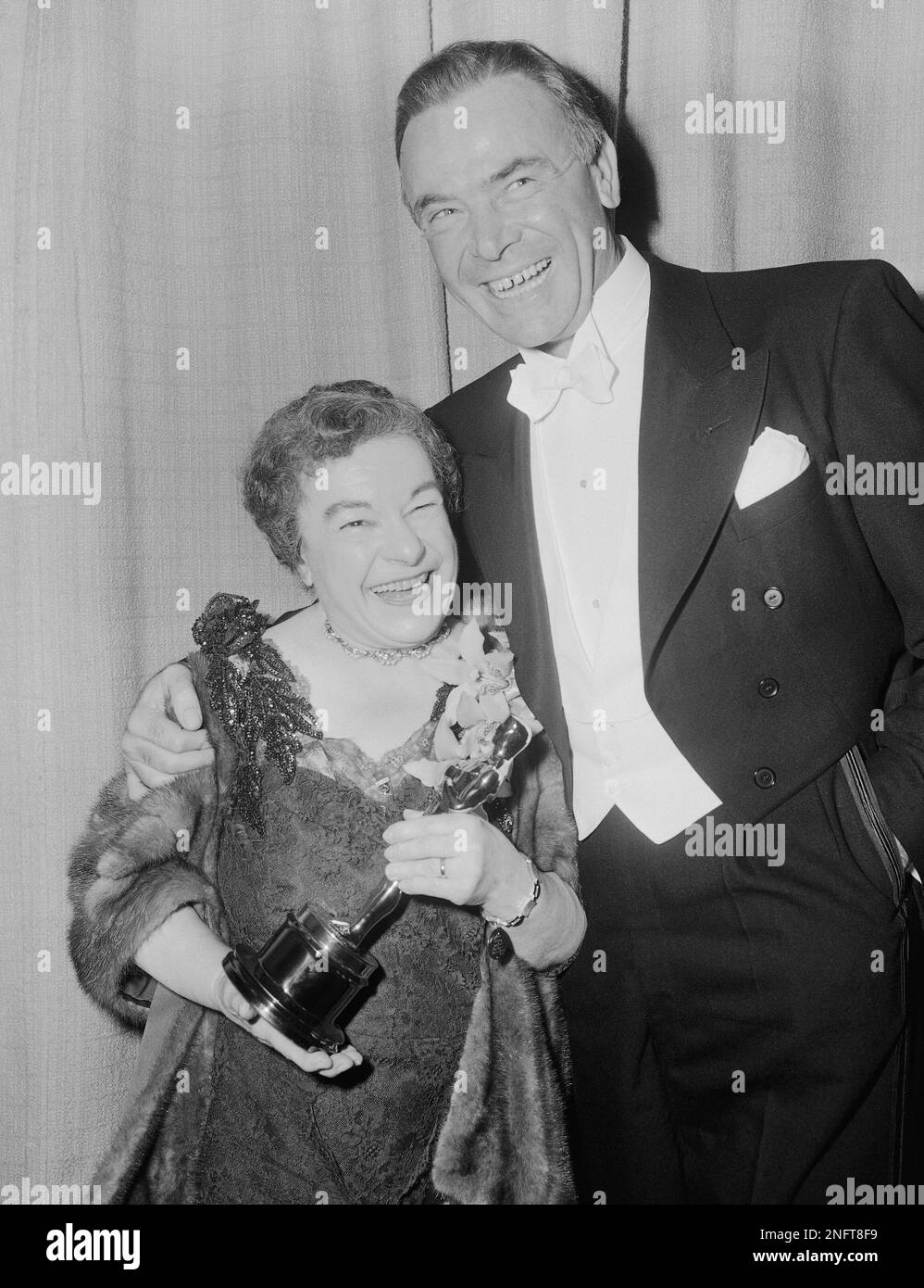Actress Josephine Hull, winner of "Best Supporting" category for her ...
