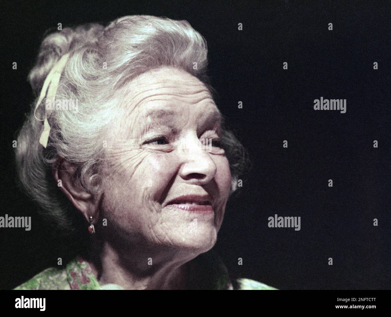 Actress Helen Hayes is honored at the American Field Service salute in ...