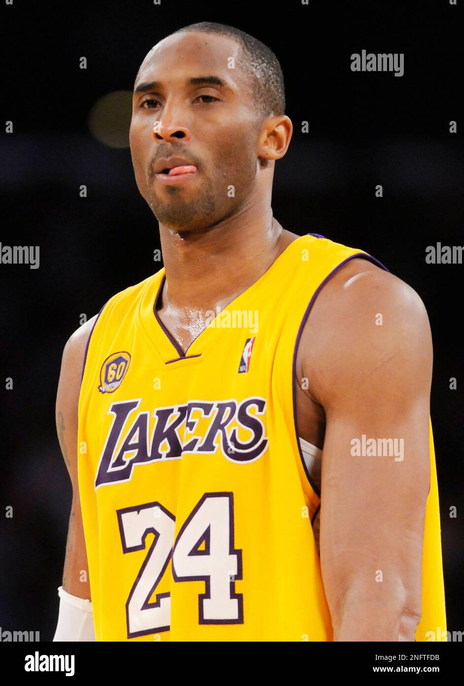 Los Angeles Lakers' Kobe Bryant approaches the free throw line during ...