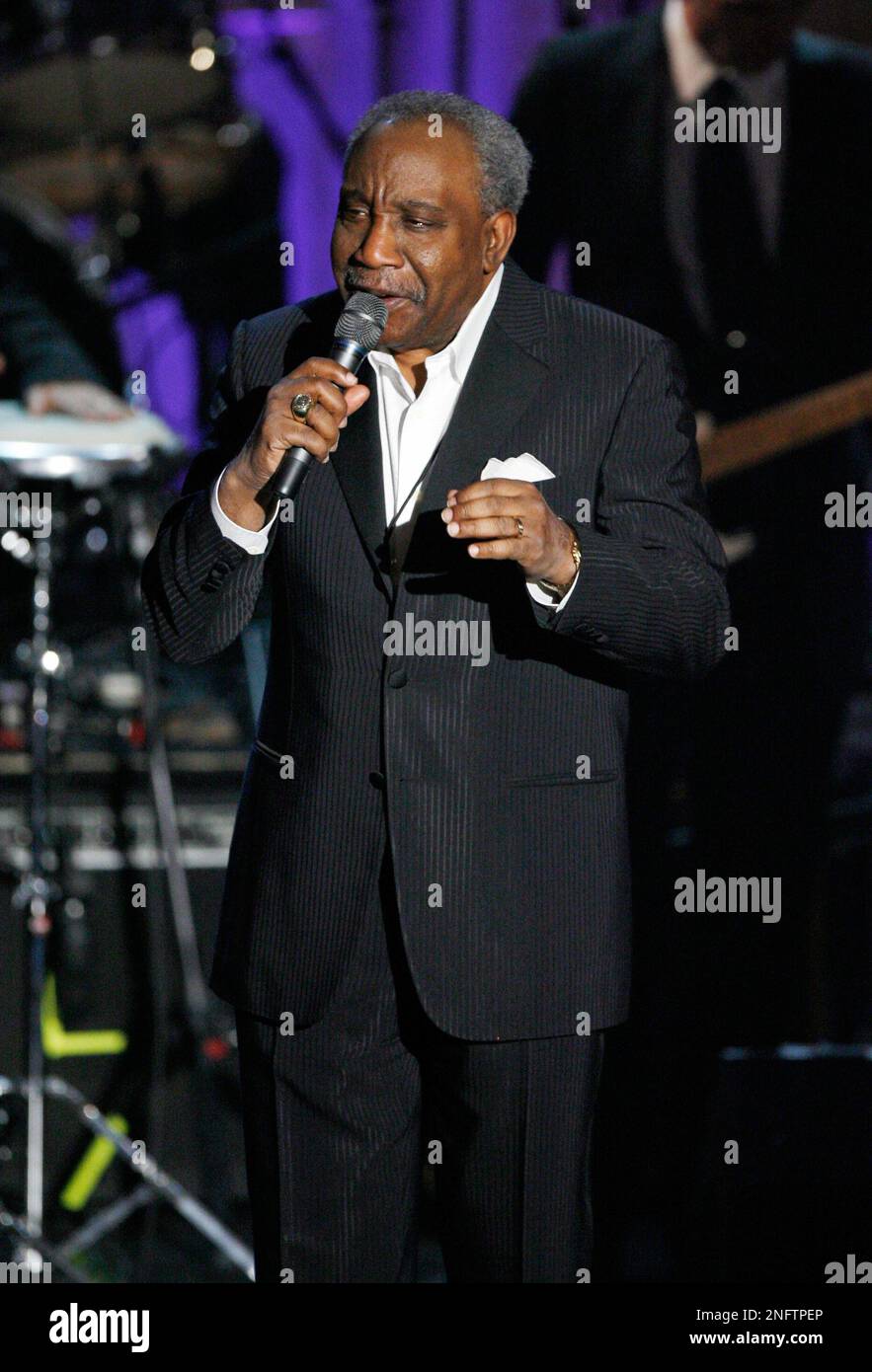 Jerry Butler performs "Only the Strong Will Survive" at the Rock and ...