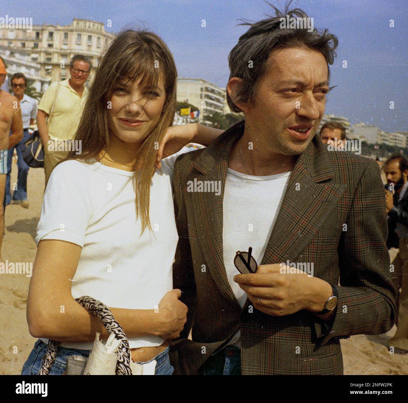 French singer Serge Gainsbourg and his girlfriend British actress Jane ...