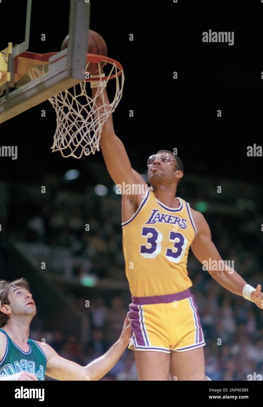 Kareem Abdul Jabbar Lakers Dunk