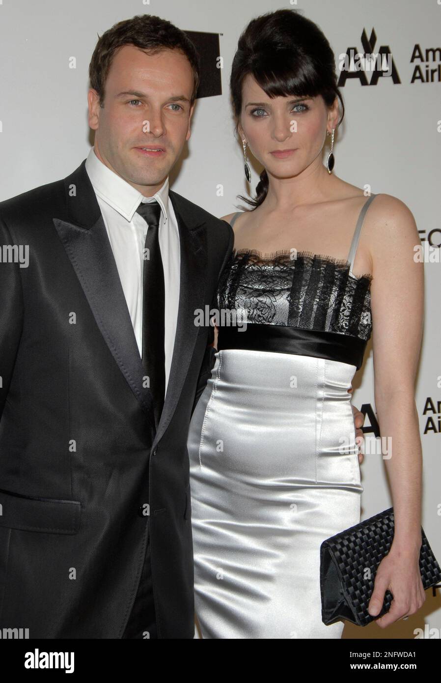 Actor Johnny Lee Miller and Michele Hicks pose on the press line at the ...