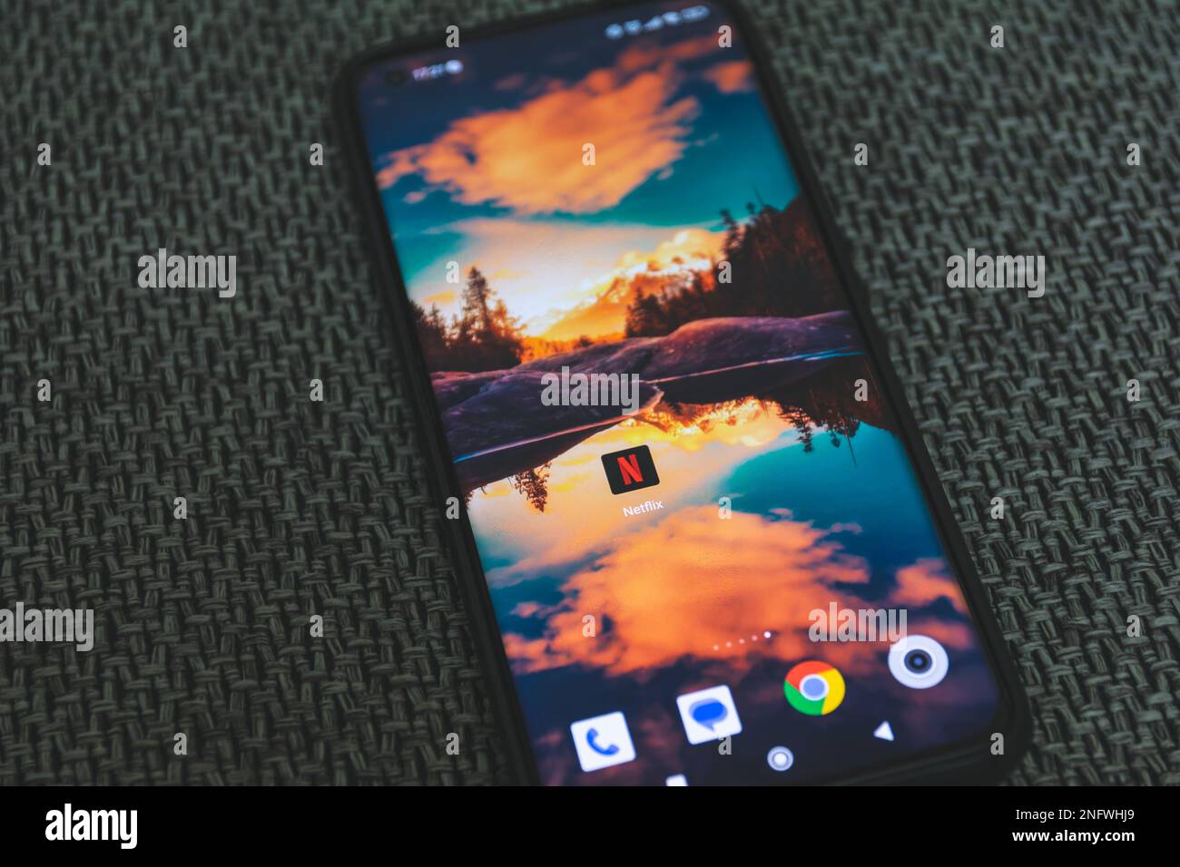 Netflix application icon on a mobile phone screen Stock Photo - Alamy