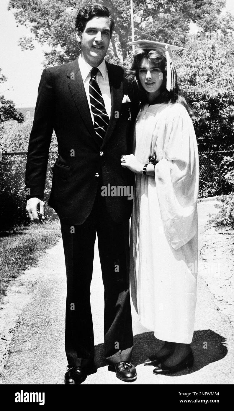 Actress/model Brooke Shields stands with her father Frank Shields at ...