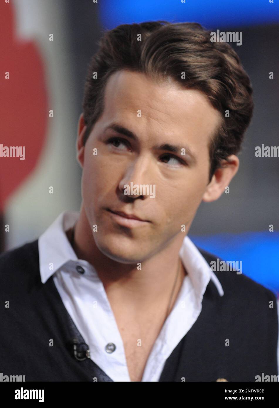 Actor Ryan Reynolds makes an appearance on MTV's Total Request Live at ...