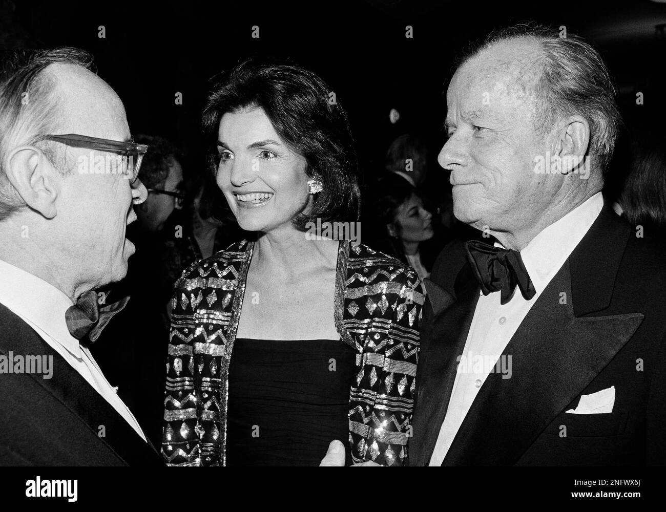 Arthur Schlesinger Jr., Jacqueline Kennedy Onassis and artist William ...