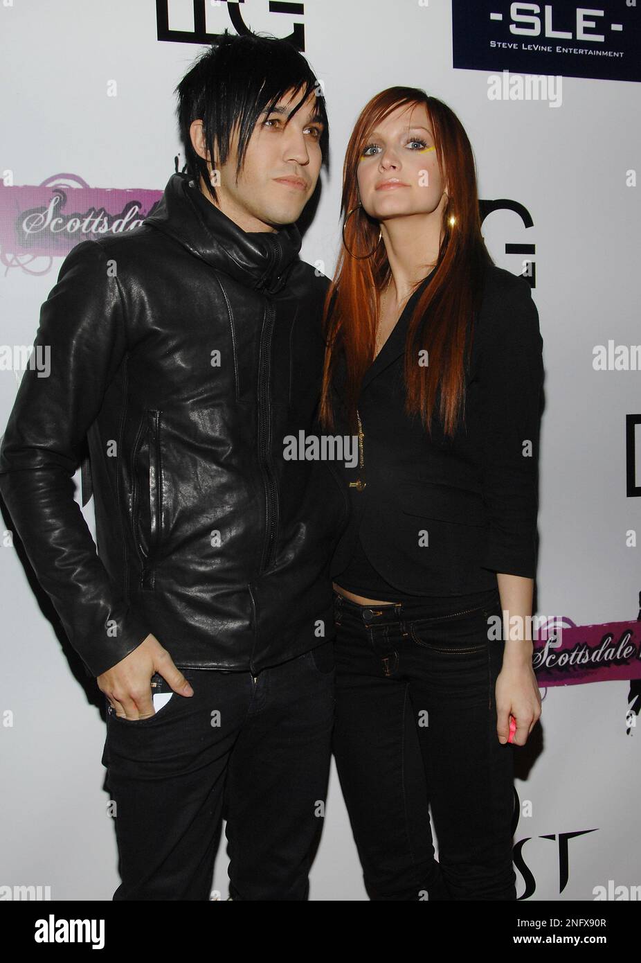 Singer Ashlee Simpson and boyfriend rocker Pete Wentz arrive at Myst ...