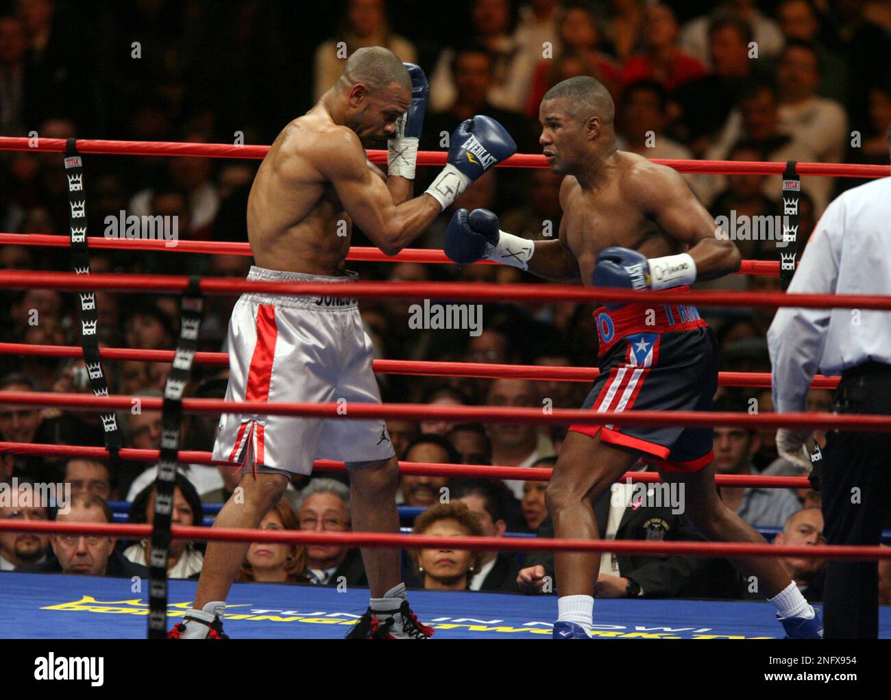 Roy Jones Jr., left, against Felix Trinidad during heavyweight boxing ...