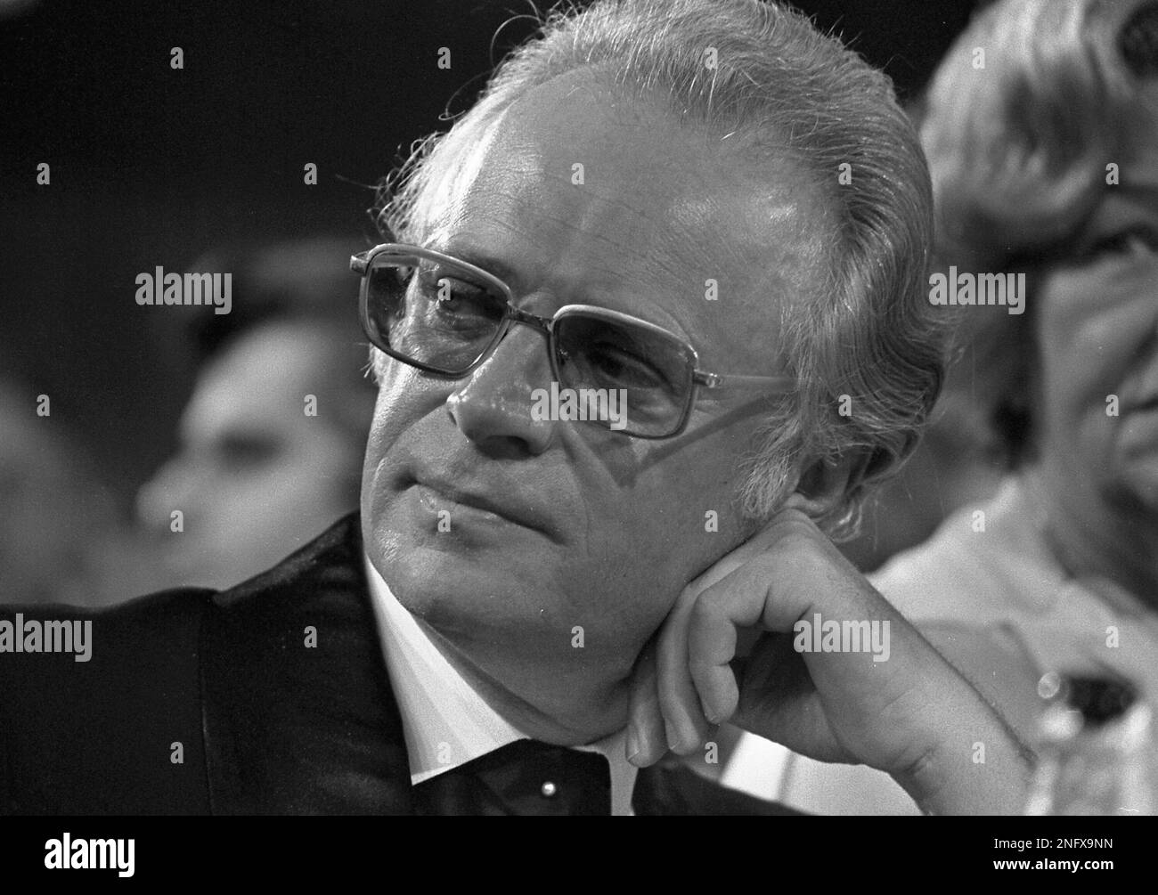 Portrait of Israeli writer Ephraim Kishon during the awarding ceremony ...