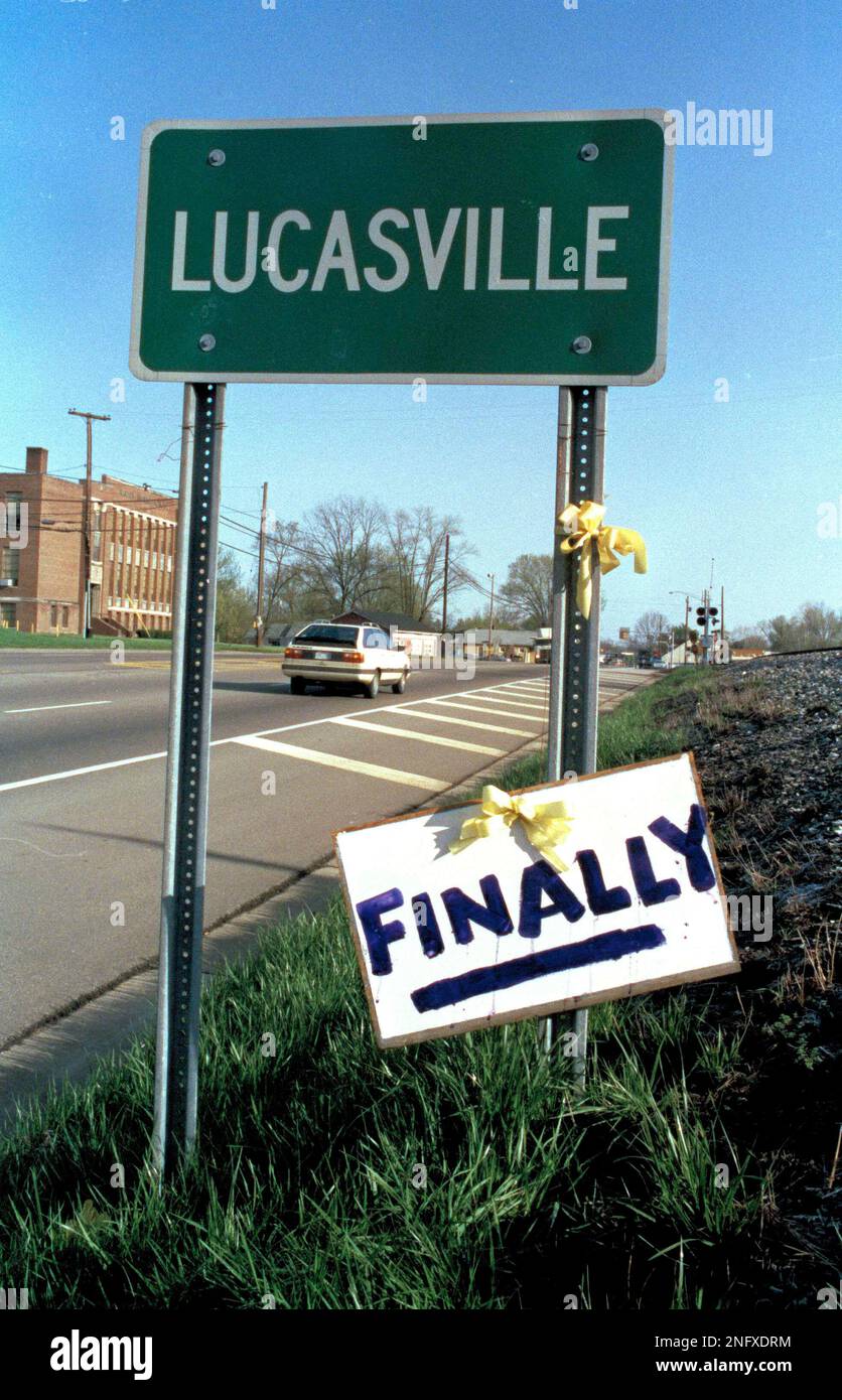 A sign marks the end of an 11-day standoff at the Southern Ohio ...