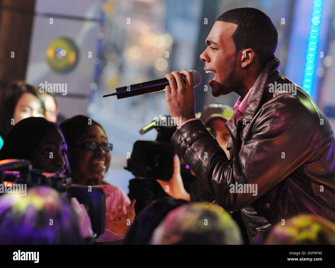 Singer Mario performs during an appearance on MTV's Total Request Live ...