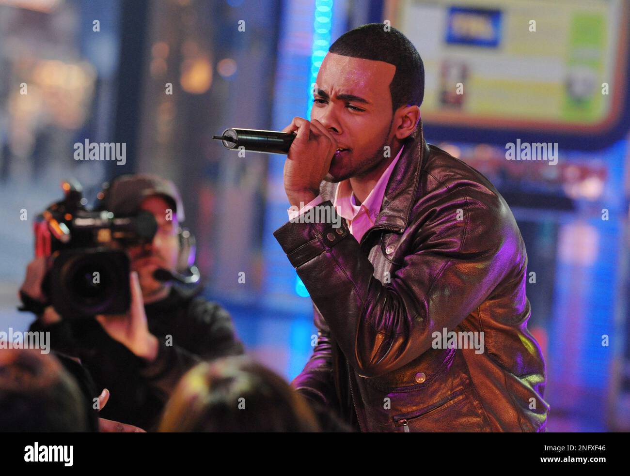 Singer Mario performs during an appearance on MTV's Total Request Live ...
