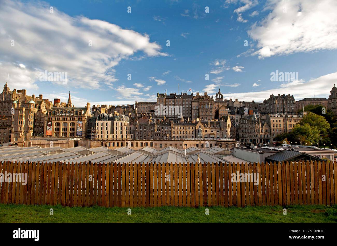 Old college university edinburgh buildings hi-res stock photography and ...
