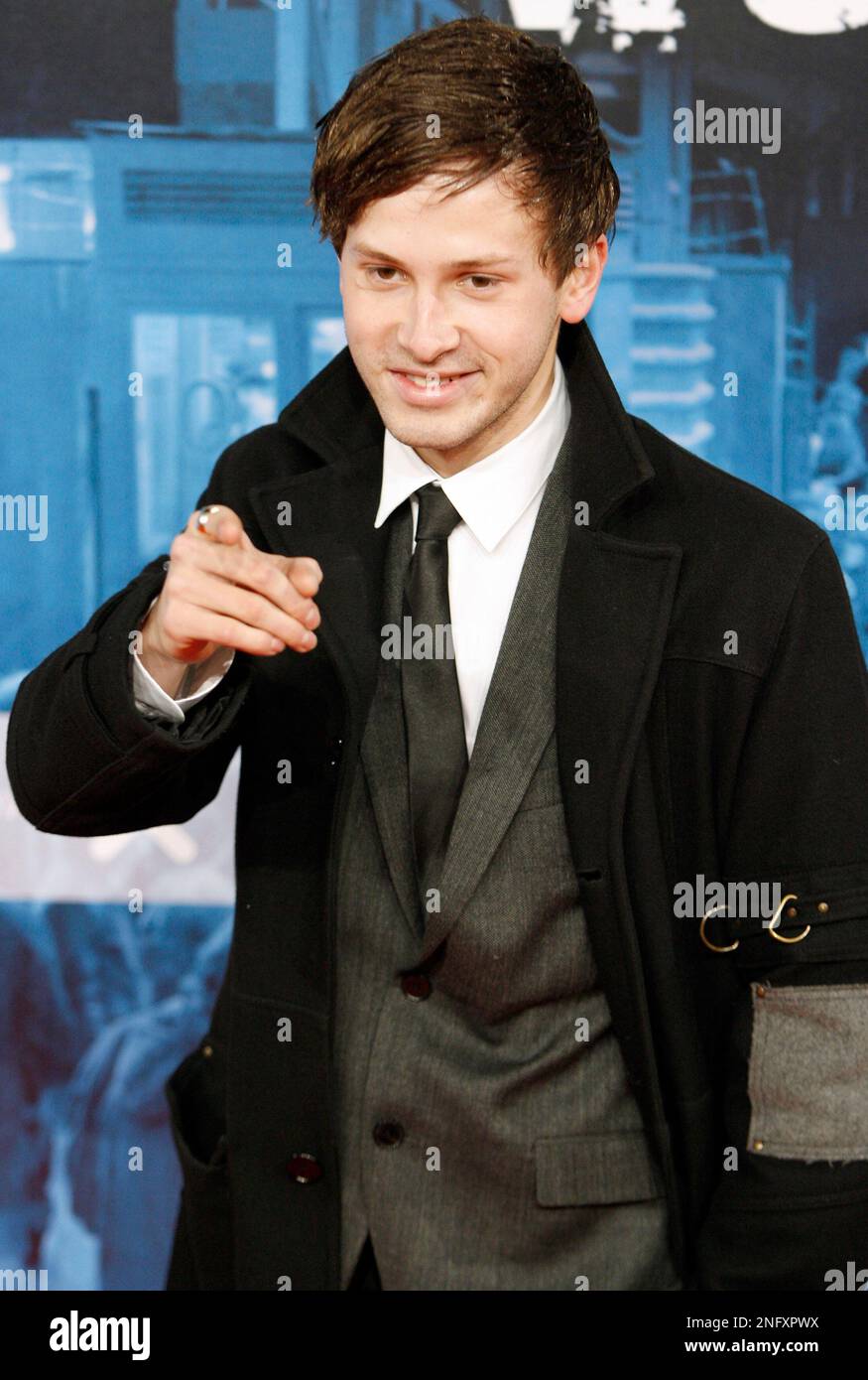 Der Schauspieler Franz Dinda posiert am Dienstag, 15. Januar 2008, in ...