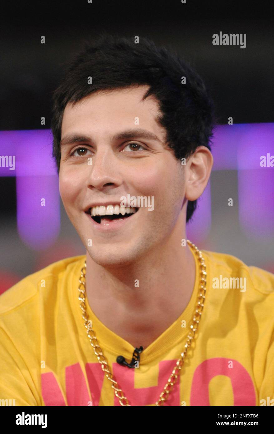 Cobra Starship lead singer Gabe Saporta makes an appearance on MTV's ...