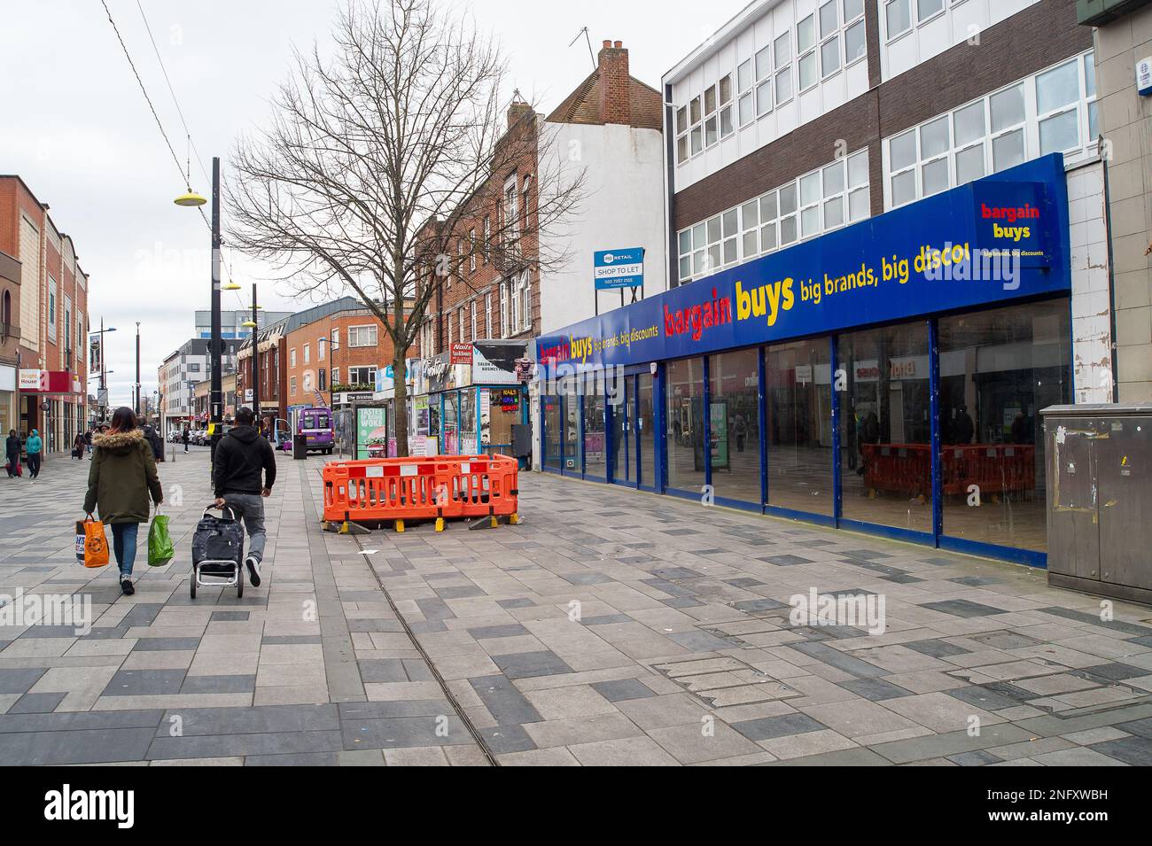 Slough high street shops hi-res stock photography and images - Alamy