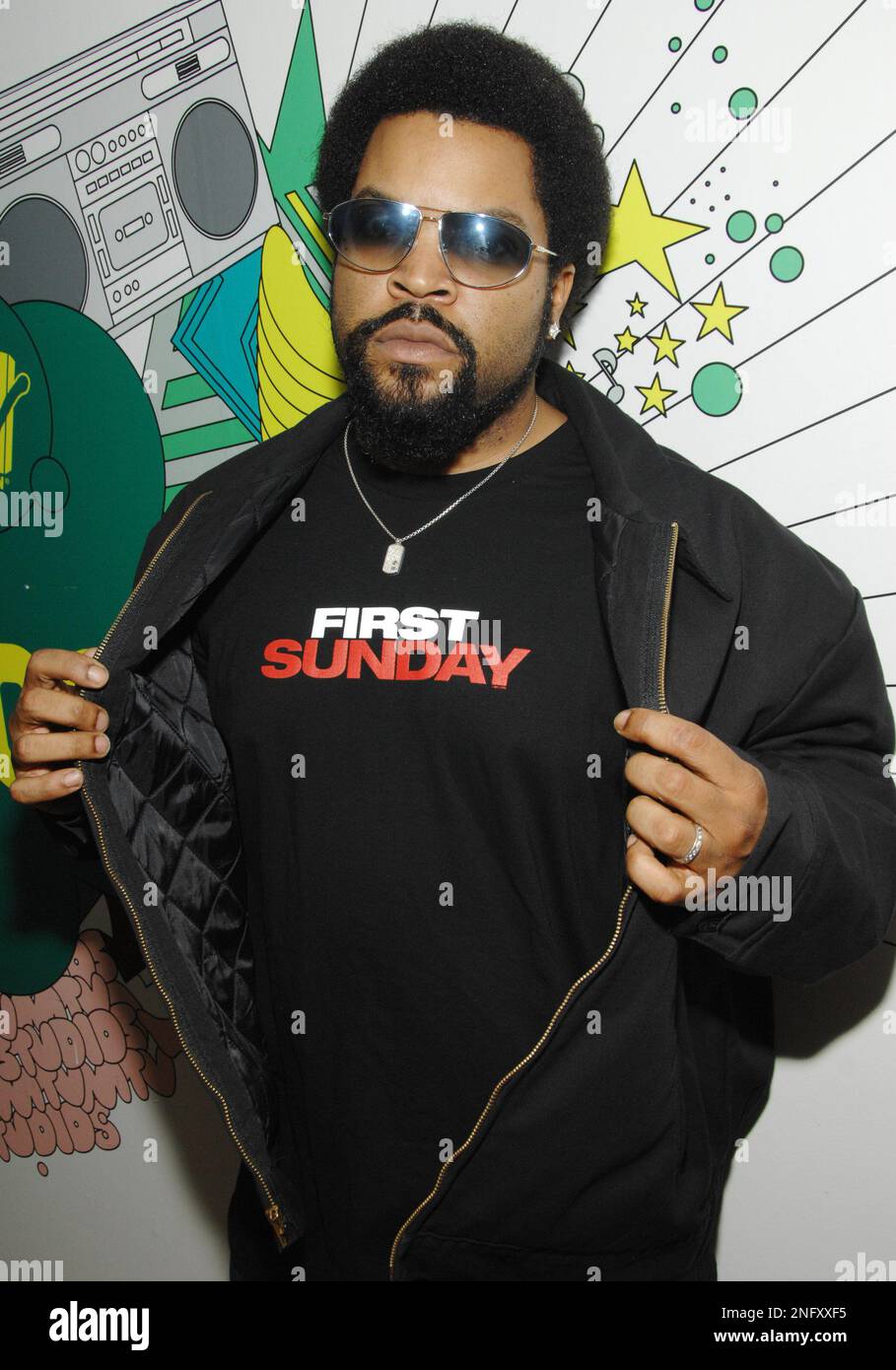 Actor Ice Cube poses backstage after an appearance on MTV's Total ...