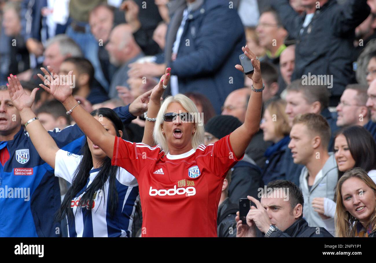 England female football fan hi-res stock photography and images - Alamy