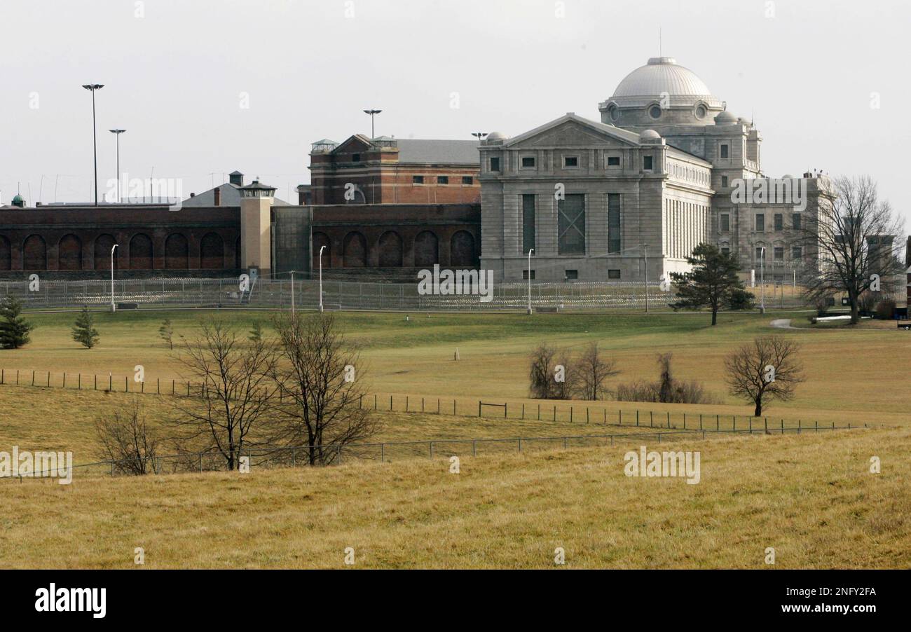 The U.S. Penitentiary in Leavenworth, Kan., is pictured Monday, Jan. 7 ...