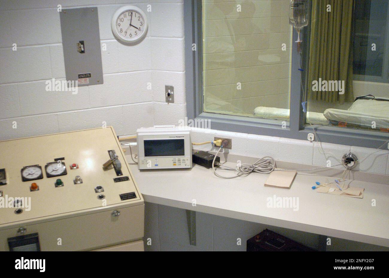 This Nov. 17, 2004 file photo shows the Kentucky State Penitentiary ...